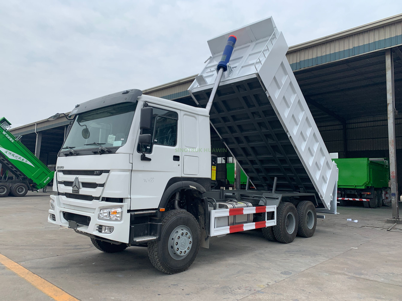 Camion à benne basculante à basculement avant Sinotruck Howo 6x4